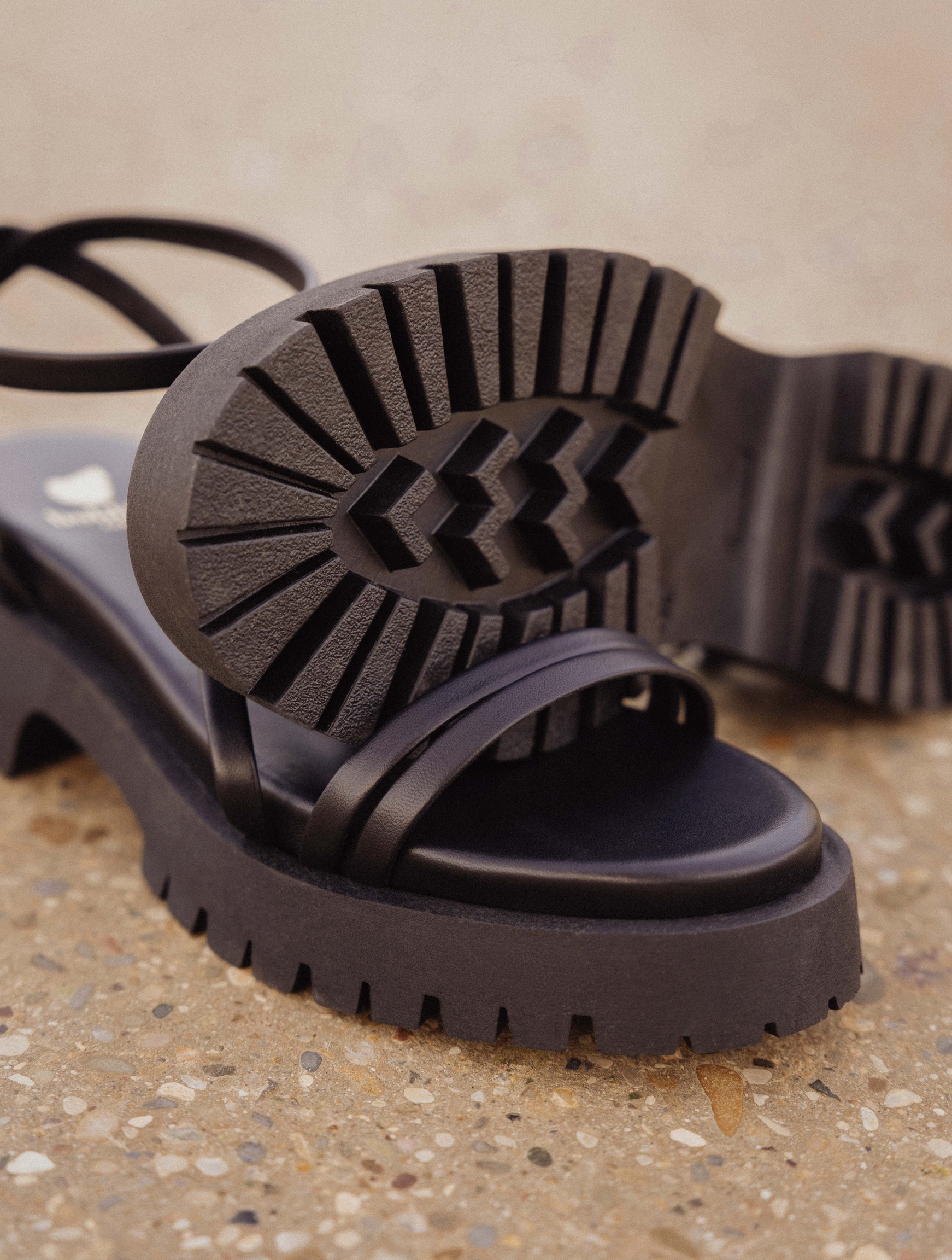 River Passion Black - Flat sandals with thin straps in black leather ...