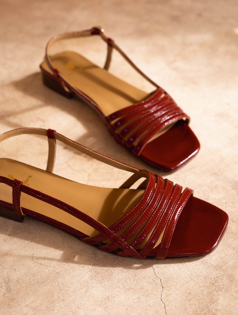 Diana Cherry Gloss - Flat sandals slingback in red patent leather