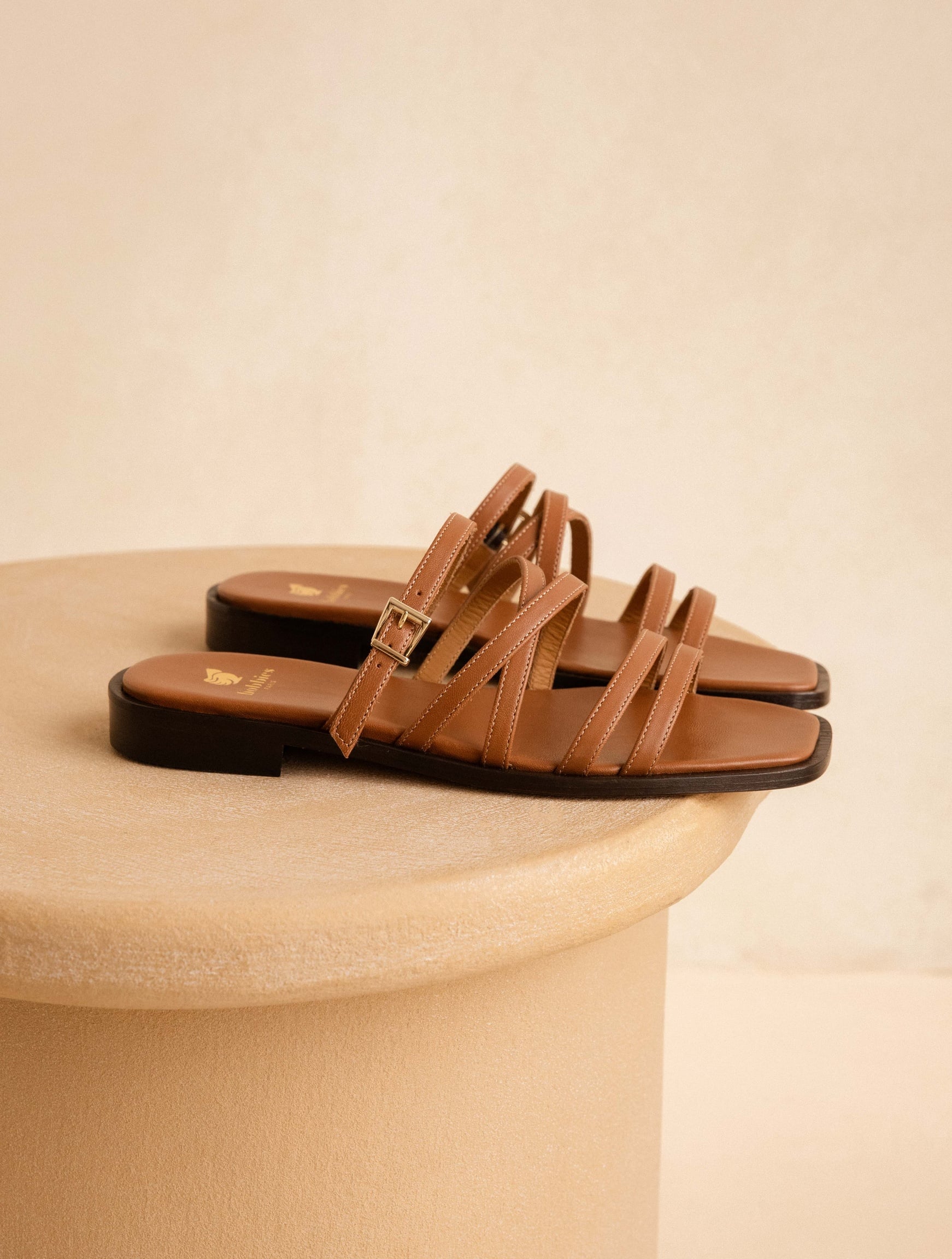 Women’s camel leather flat mules | Isys Camel | Bobbies