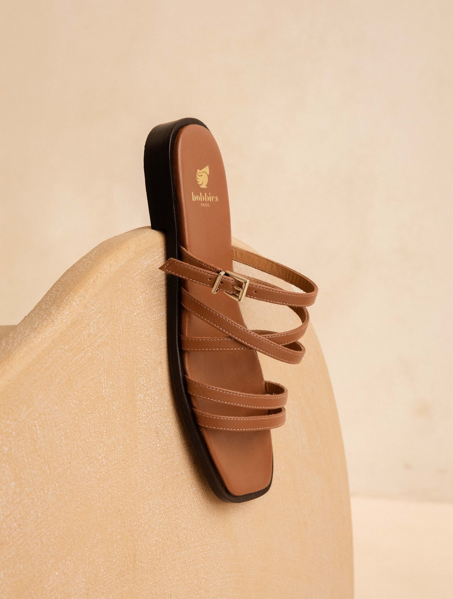 Women’s camel leather flat mules | Isys Camel | Bobbies