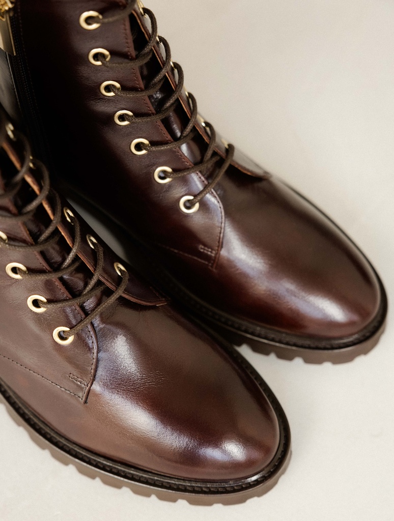 Lara Irish Coffee - Lace-up commando boots with notched soles in brown ...